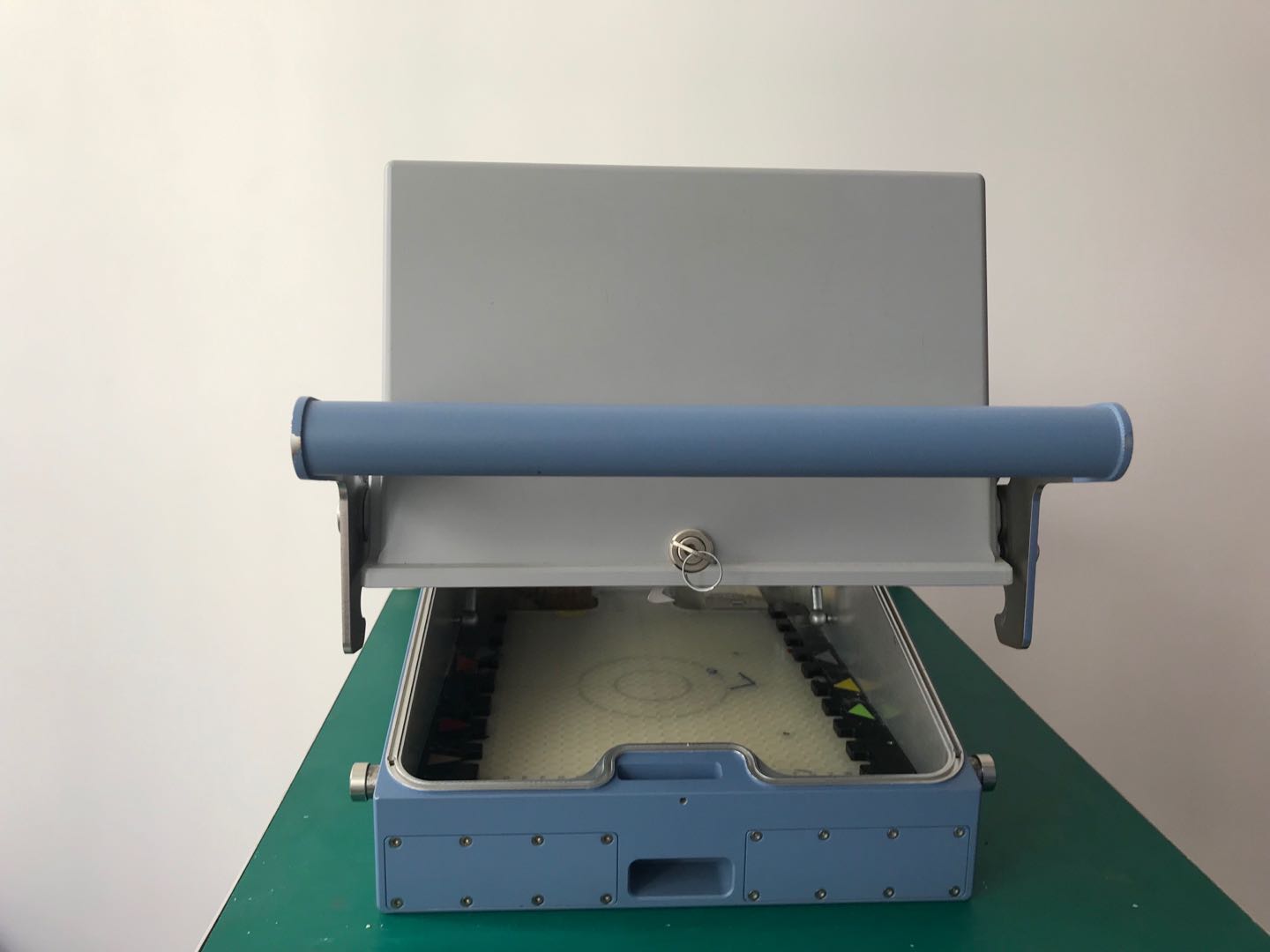 CMW-Z10屏蔽箱 - 安瑞泰仪器销售租赁维修回收